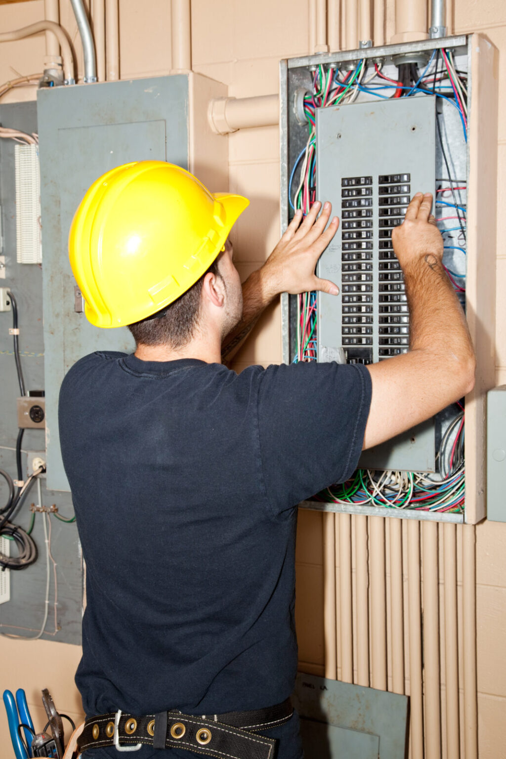 Safely Resetting a Tripped Circuit Breaker - Tri Star Electric
